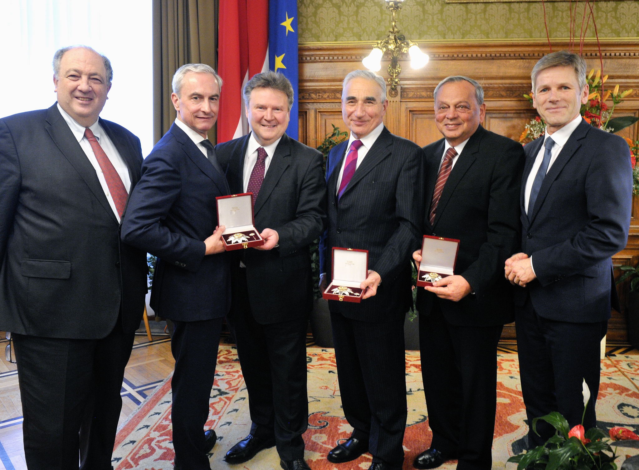 Silbernes Ehrenzeichen für ÖSW Vorstand Michael Pech